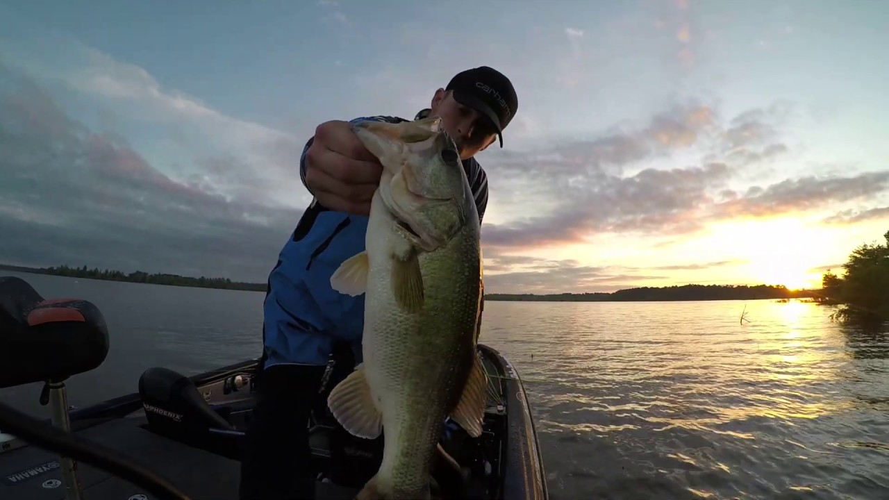 Weightless Fluke Smack Down - YouTube