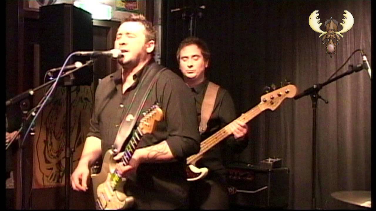 The Nimmo Brothers - Bring it on home - Live @ Bluesmoose café - YouTube