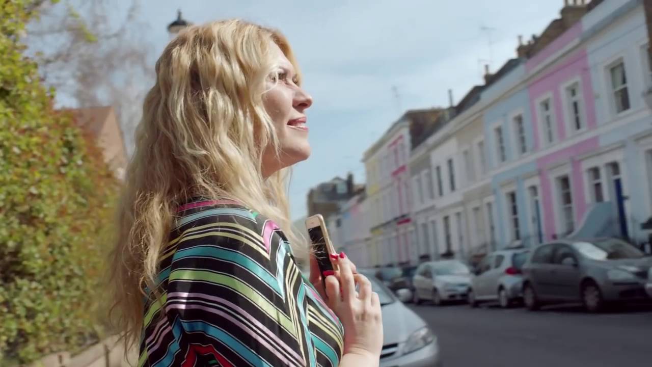 How Celebrity Stylist Alex Longmore Is Helping Women Find Their ...