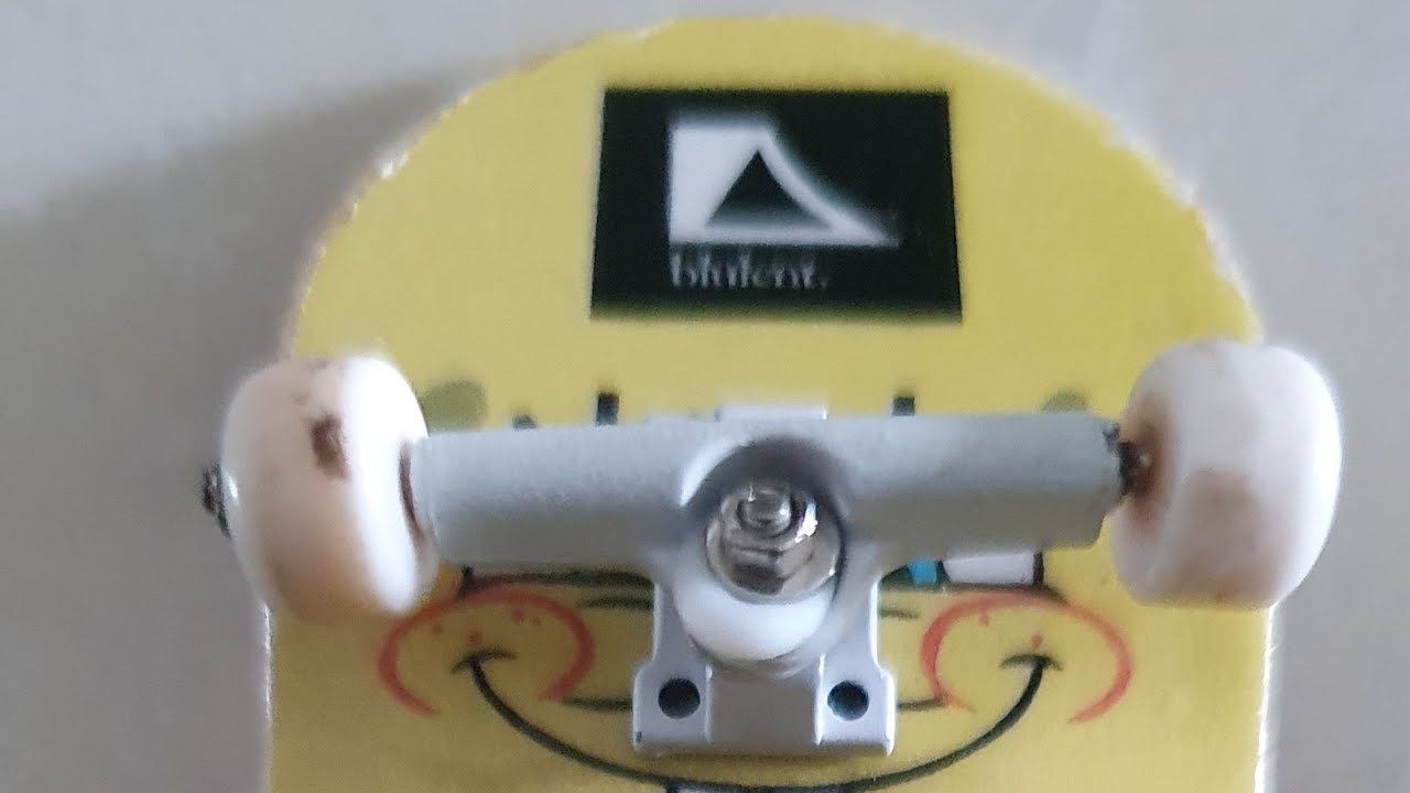 Fingerboarding tricks - YouTube