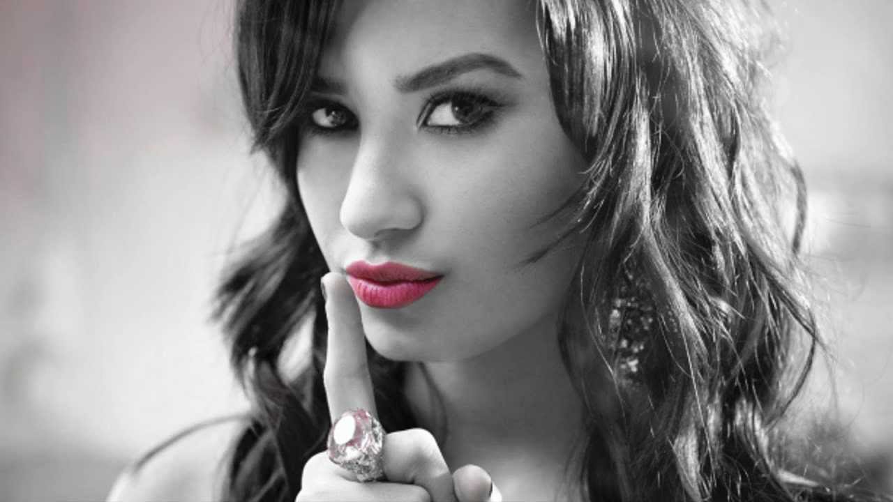 Sony Vegas Tutorial - Sin City Effect - YouTube