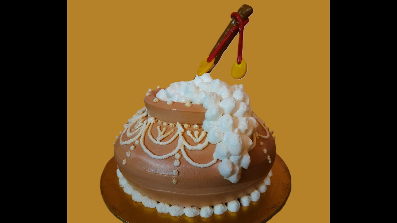 Matka Cake: A Traditional Twist on a Modern Dessert | Dhai handi cake ...