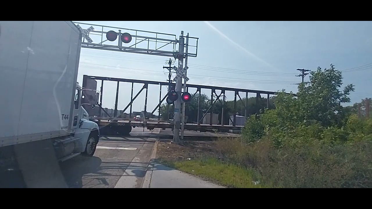 Minnesota commercial belt line job with engine 76 - YouTube