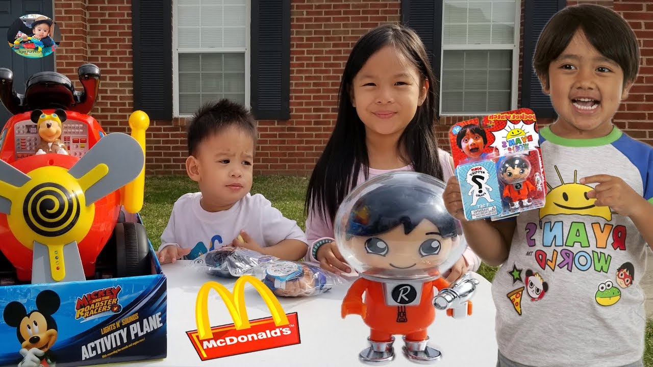 Ryan's Wold Space Base Figure Mystery 2 Pack | Kids Happy Meal Toys ...