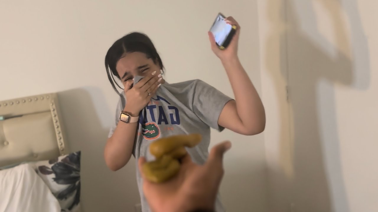 I POOPED MYSELF PRANK ON MY FIANCÉ JUST TO SEE HER REACTION 😂 *MUST ...