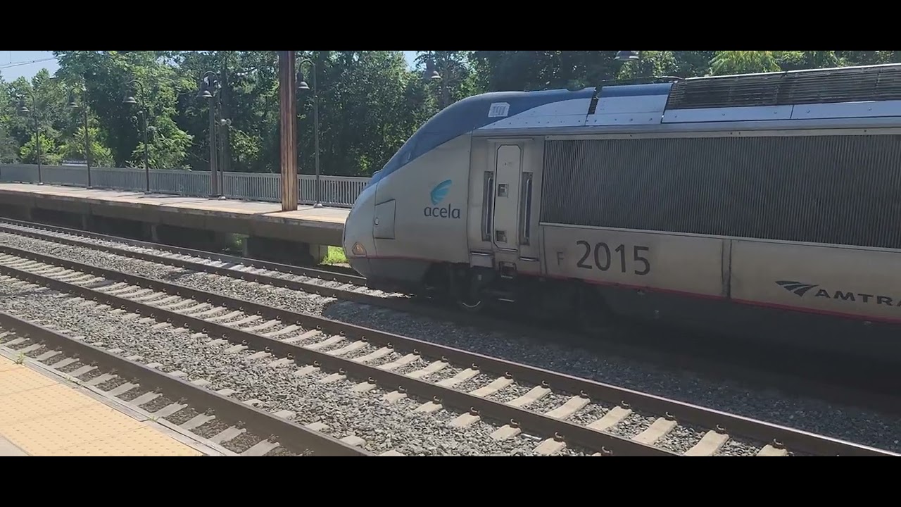 amtrak action at BWI Airport Station - YouTube