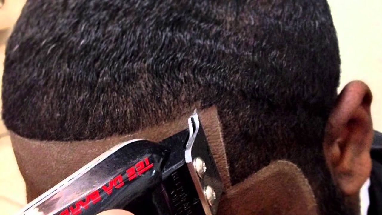 TEE DA BARBER @philly cuts. Available 7days a week...contact @ 267-506 ...