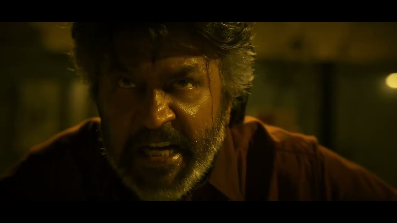 Coolie fight scene Nagarjuna VS Rajinikanth - YouTube