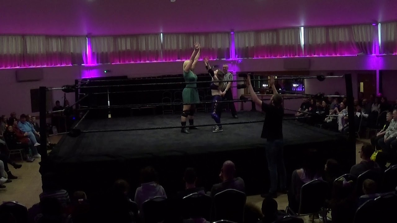 Jessica Logan vs Georgy Archer - YouTube