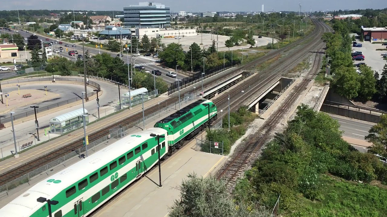 Go train 638 at Oakville go station - YouTube