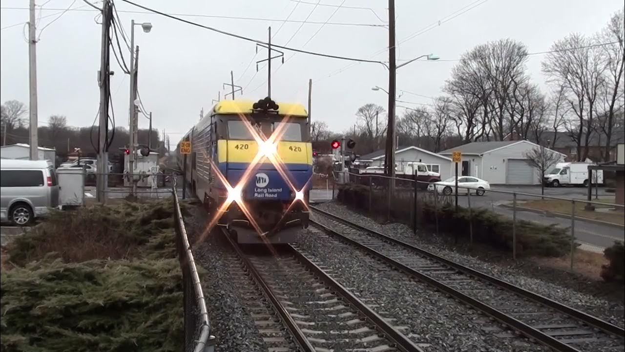 LI 420 Leads MTA LIRR Train 2706 East into Sayville, NY 01/03/2020 - YouTube