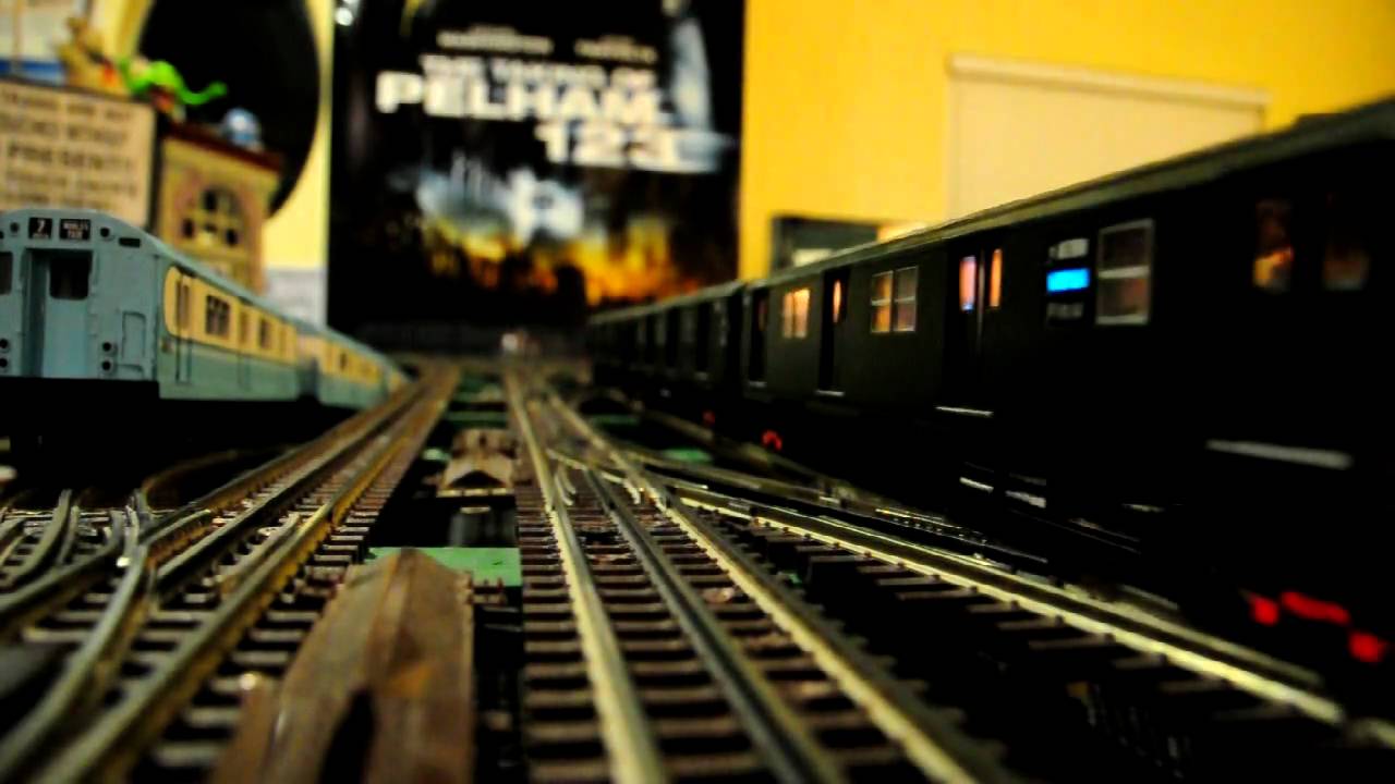 Lionel MTA NYC Subway R-27 QT Train Subway Set - 2 - YouTube