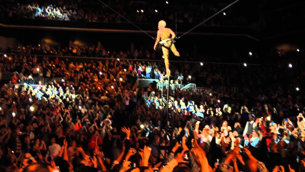 P!nk at Barclays Center - YouTube