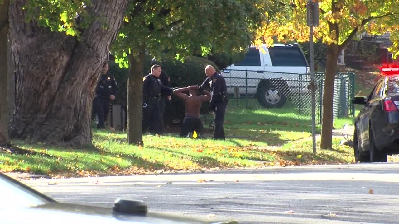 Cleveland Police, SWAT stage at E. 129th Street home for shootout ...