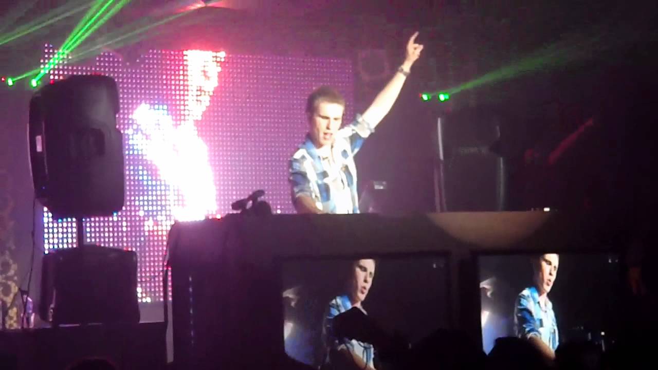 Nicky Romero @ Vlive Chicago 6/18/11 (Video 8) - YouTube