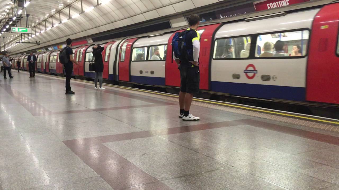 Northern Line at Angel - YouTube