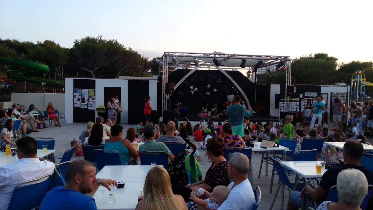 More kids disco Aguamarina Menorca - YouTube