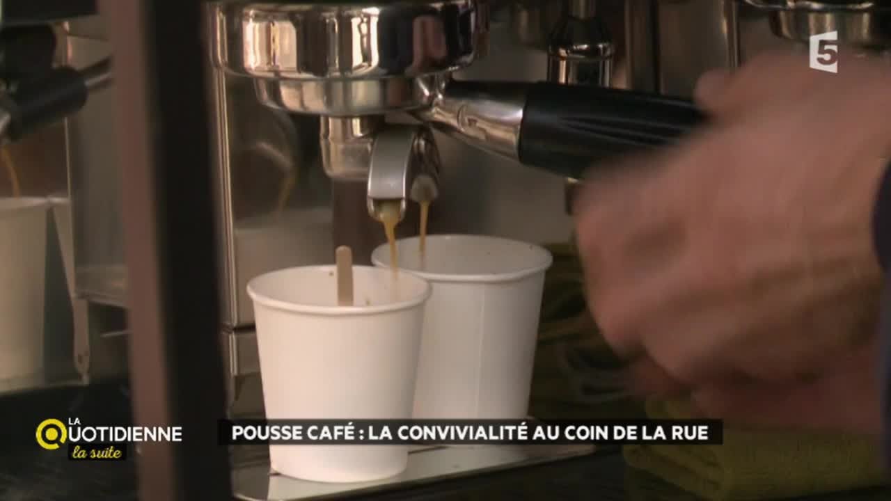 Pousse café : la convivialité au coin de la rue - YouTube