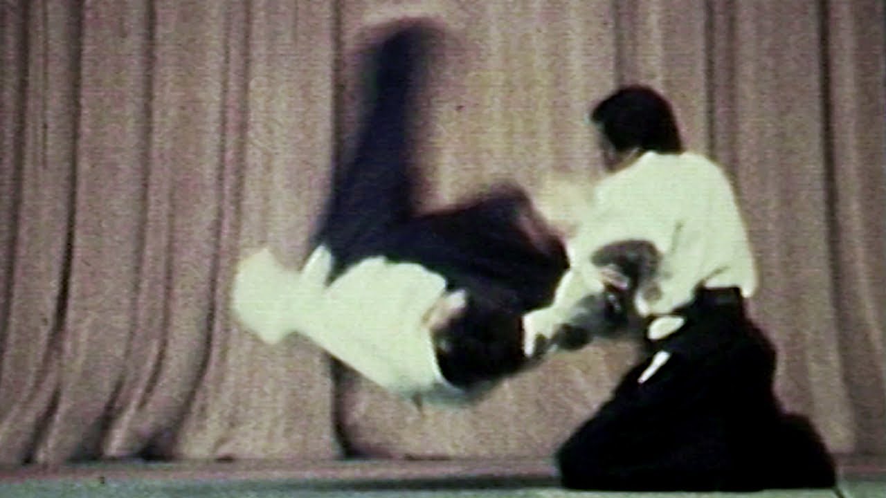 Nobuyoshi Tamura Sensei, Embu at Paris, 1975 - YouTube