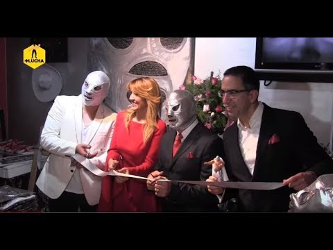 El Hijo del Santo y Santo Jr. inauguraron su tienda oficial en Barrio ...