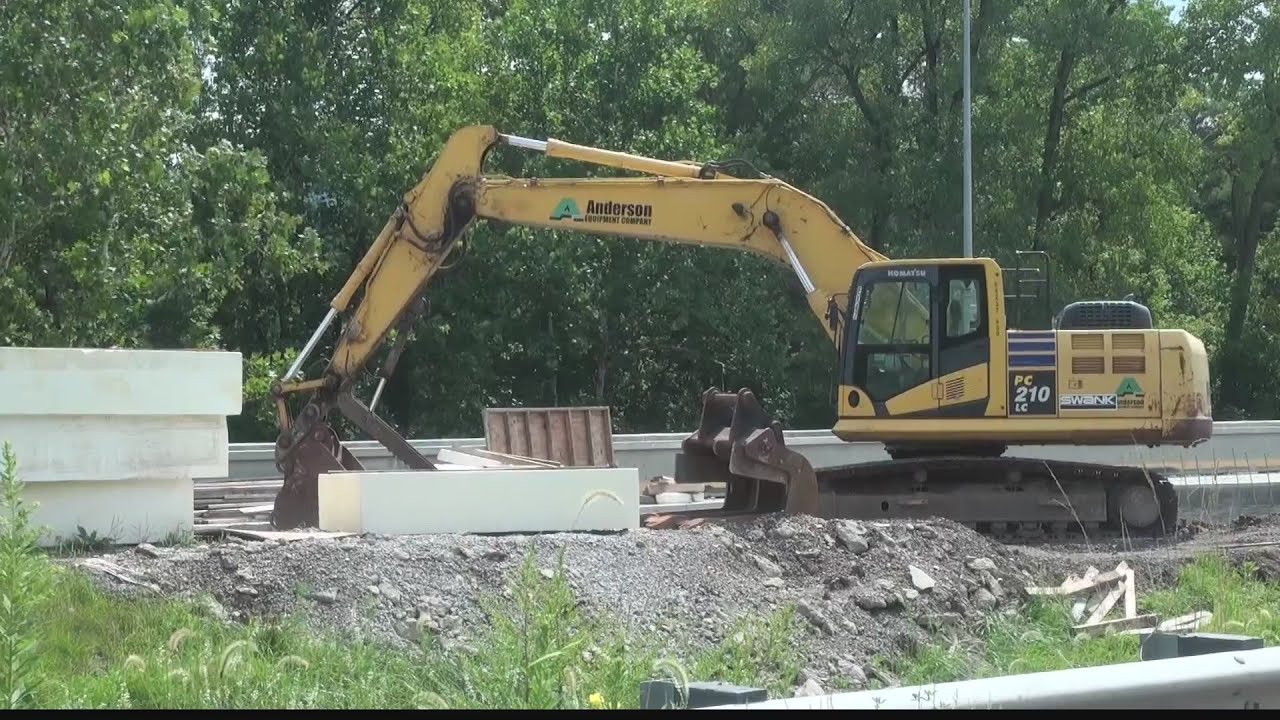 How do highway department workers manage in the scorching heat? - YouTube