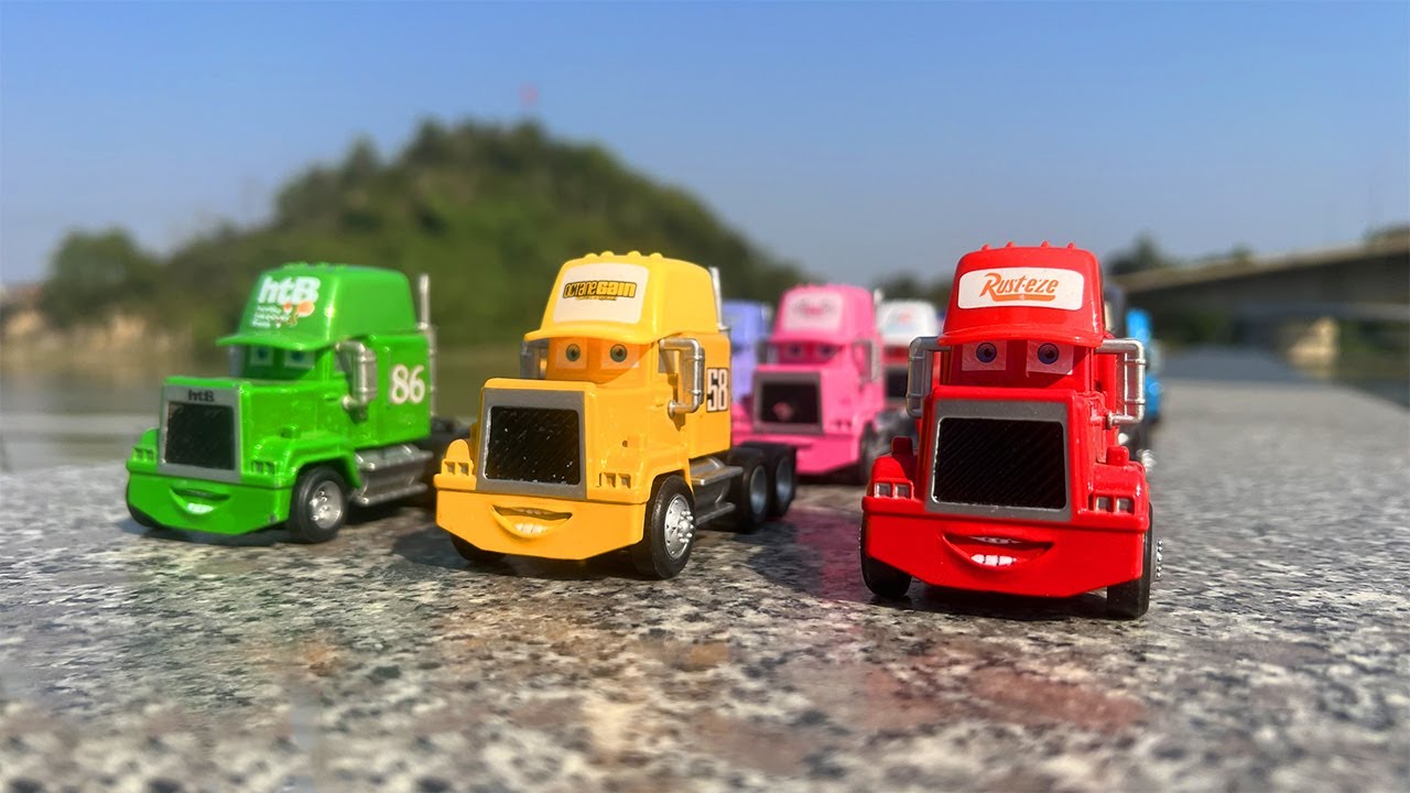 Looking For Lightning McQueen,Jackson Storm,Cruz Ramirez,Chick Hicks ...