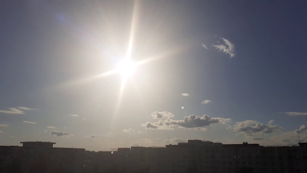 Nori cumulus și altocumulus lenticuralis - YouTube