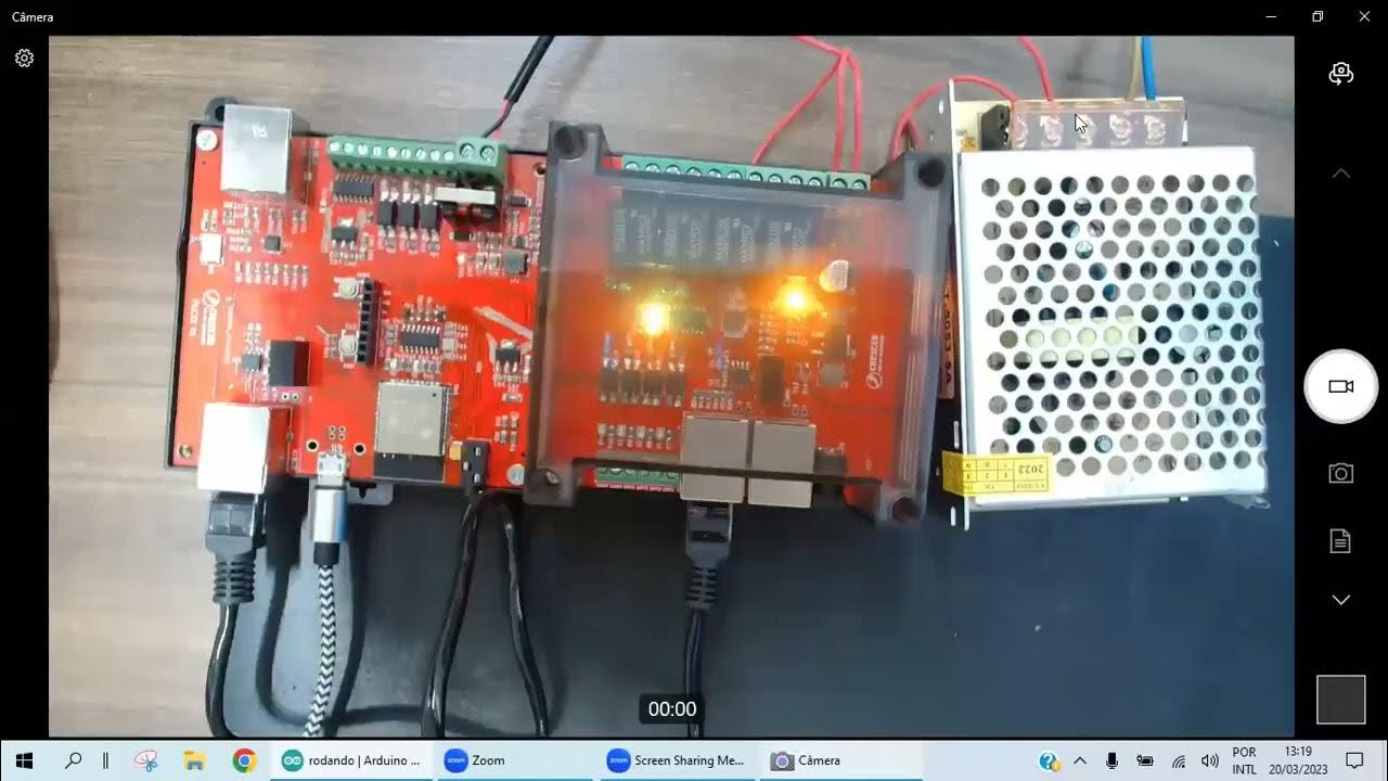 PLC32 com ESP32 acionando Reles e lendo Optos via I2C a distância... - YouTube