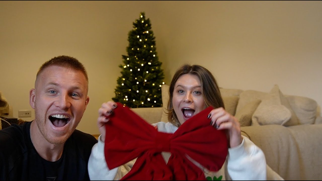 SPEND A WHOLESOME DAY WITH US | CHRISTMAS DECS | OUR FIRST YOUTUBE ...