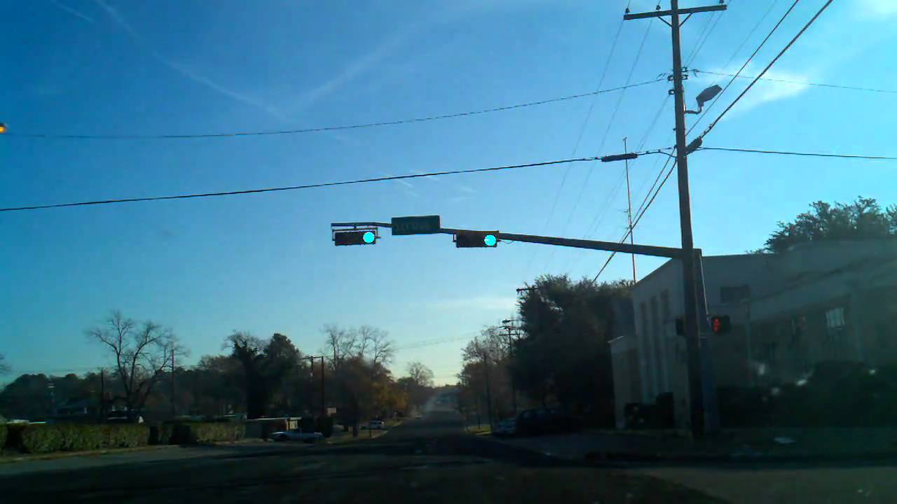 Confusing traffic light is confusing... - YouTube