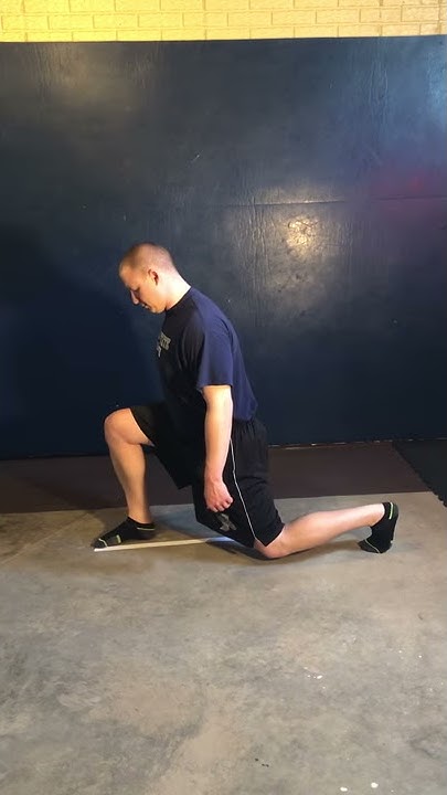 Eccentric Bodyweight Split Squat - YouTube