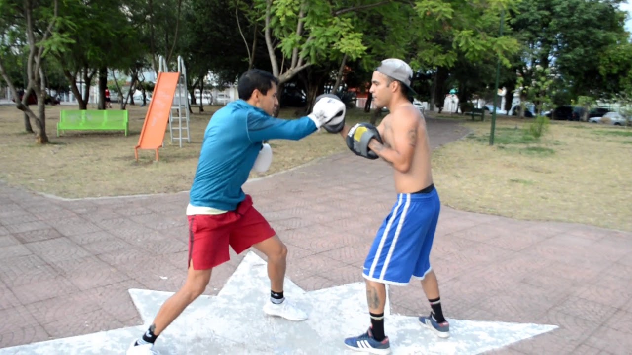 Trabajo de Manoplas en boxeo - YouTube