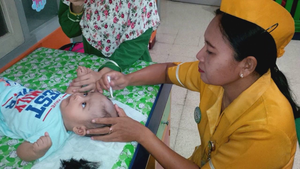 Gundul Bayi | Potong Rambut Bayi | Baby Hair Cut | Klinik Dr Johan Solo ...