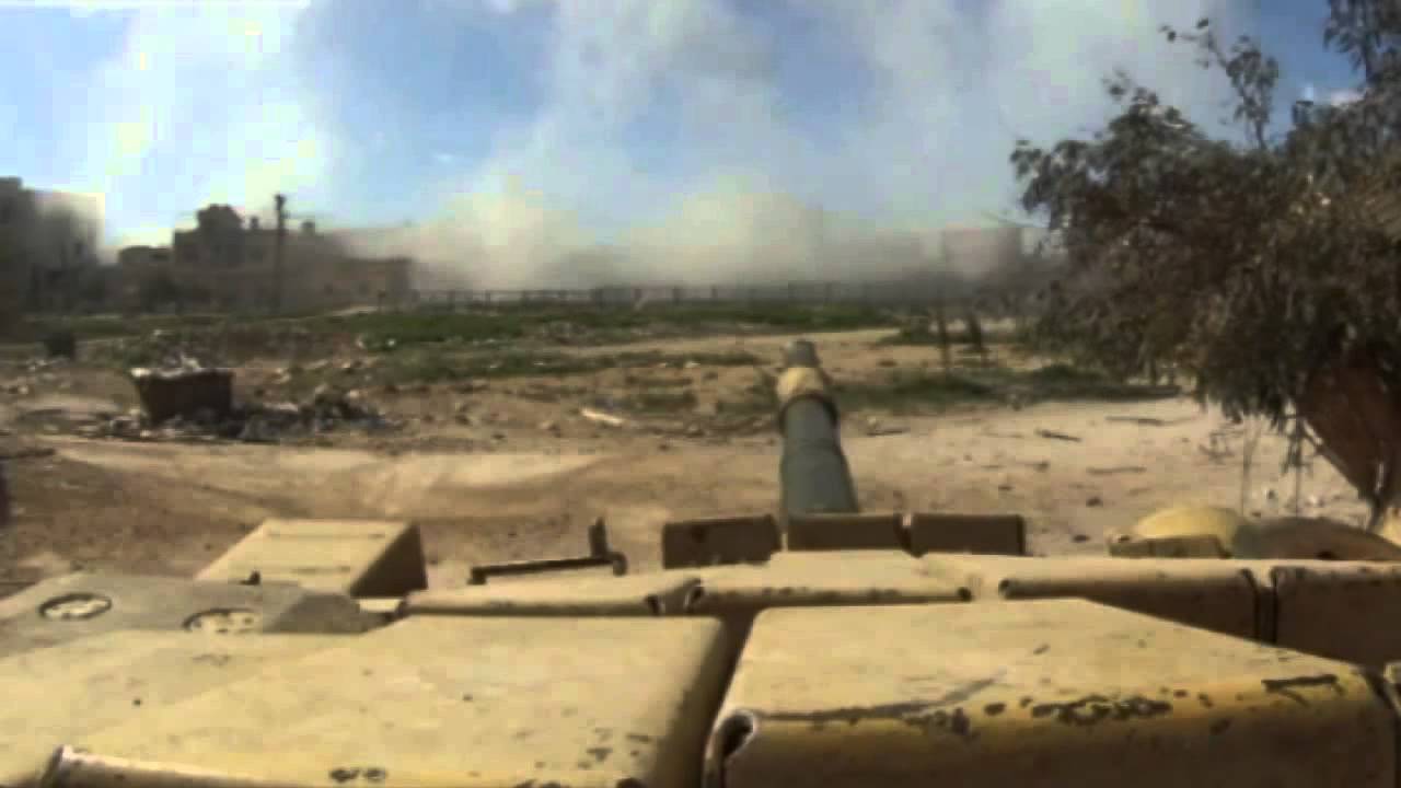Extraordinary footage of Syrian tank in Damascus - YouTube