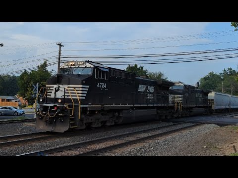 NS #4724 and #4639 lead Manifest in Alburtis PA - YouTube
