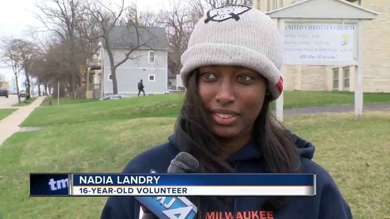 Massive effort to clean up litter on Milwaukee's north side - YouTube