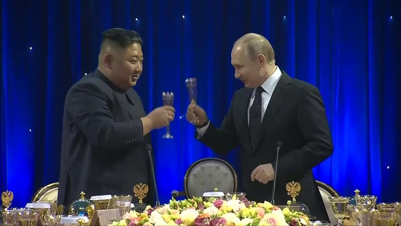 Russia, Putin accoglie Kim: cena di gala con finto cielo stellato e ...