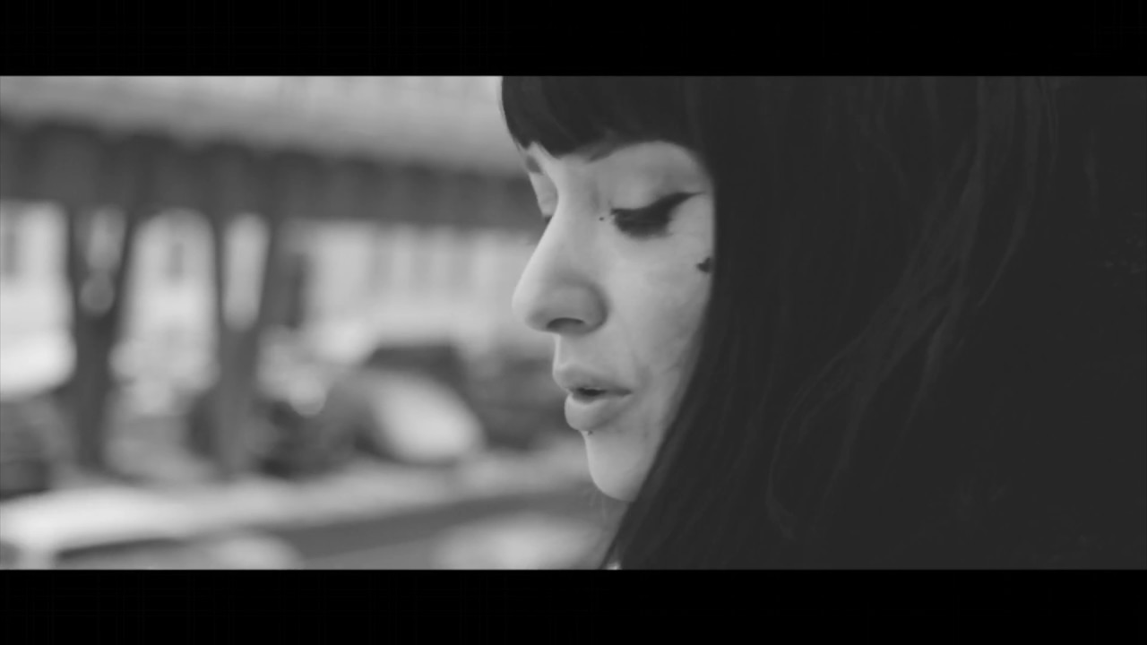 Bonnie Li - Décroche (Official Music Video) - YouTube