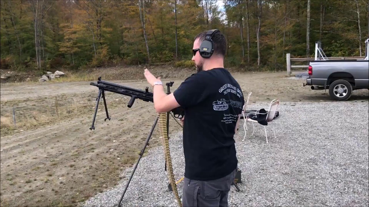 MM23e Belt-fed Machinegun Compilation - YouTube