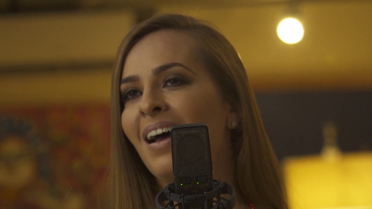 LOUISE LOU CANTA BANDA EVA - QUERER - YouTube
