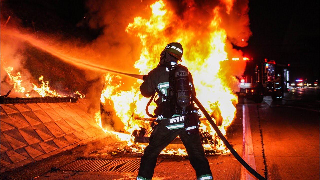 LAFD Engine 46: Freeway Auto Fire - YouTube