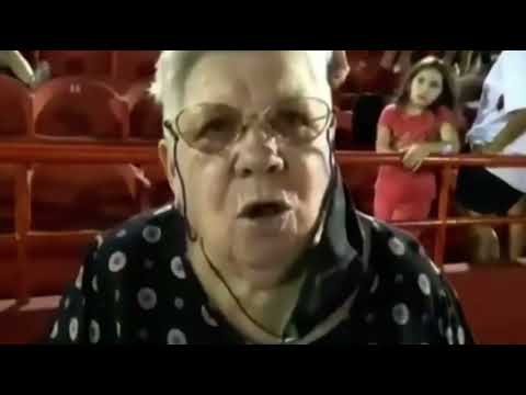 Esta loco, lo tenemos que matar (Meme)