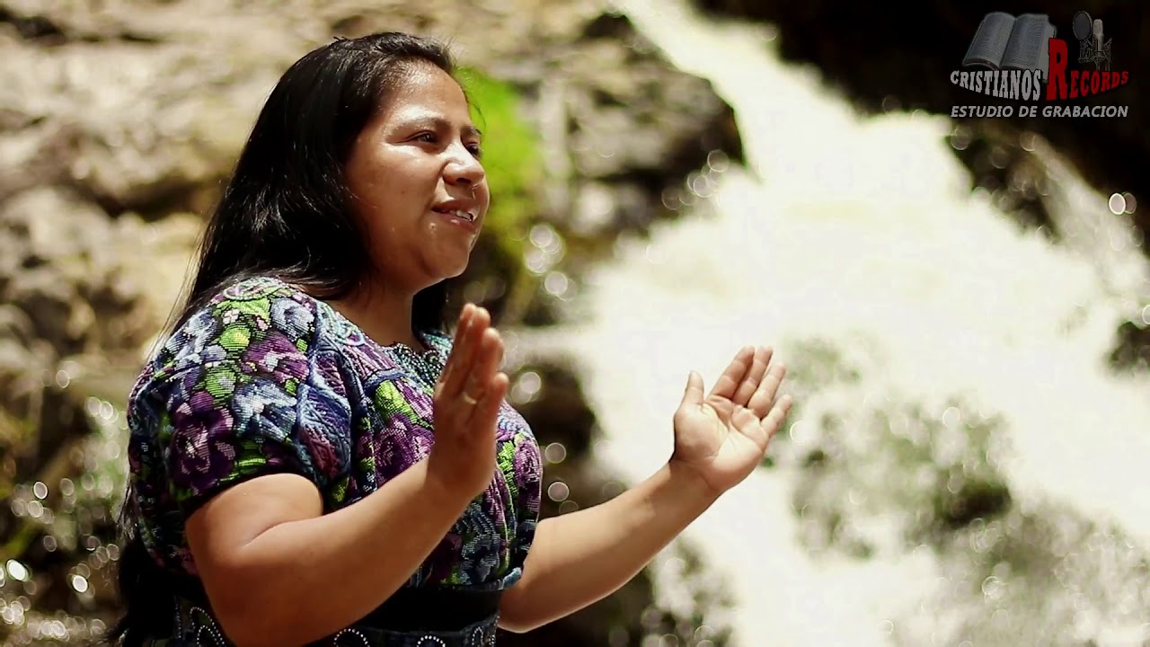 Solista Sandra Puac CADENA DE COROS - YouTube