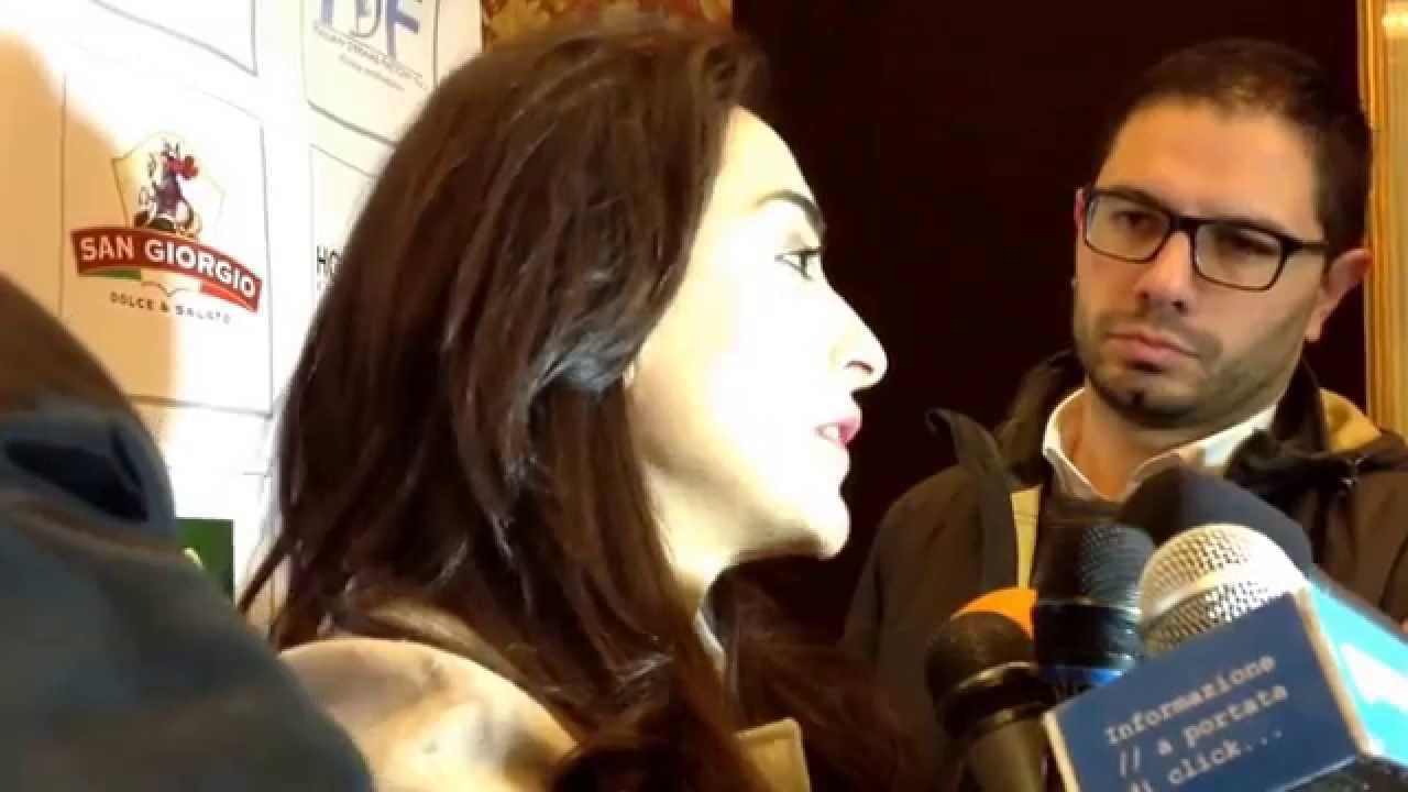 Presentazione film Babbo Natale non viene da Nord, intervista a Maria ...