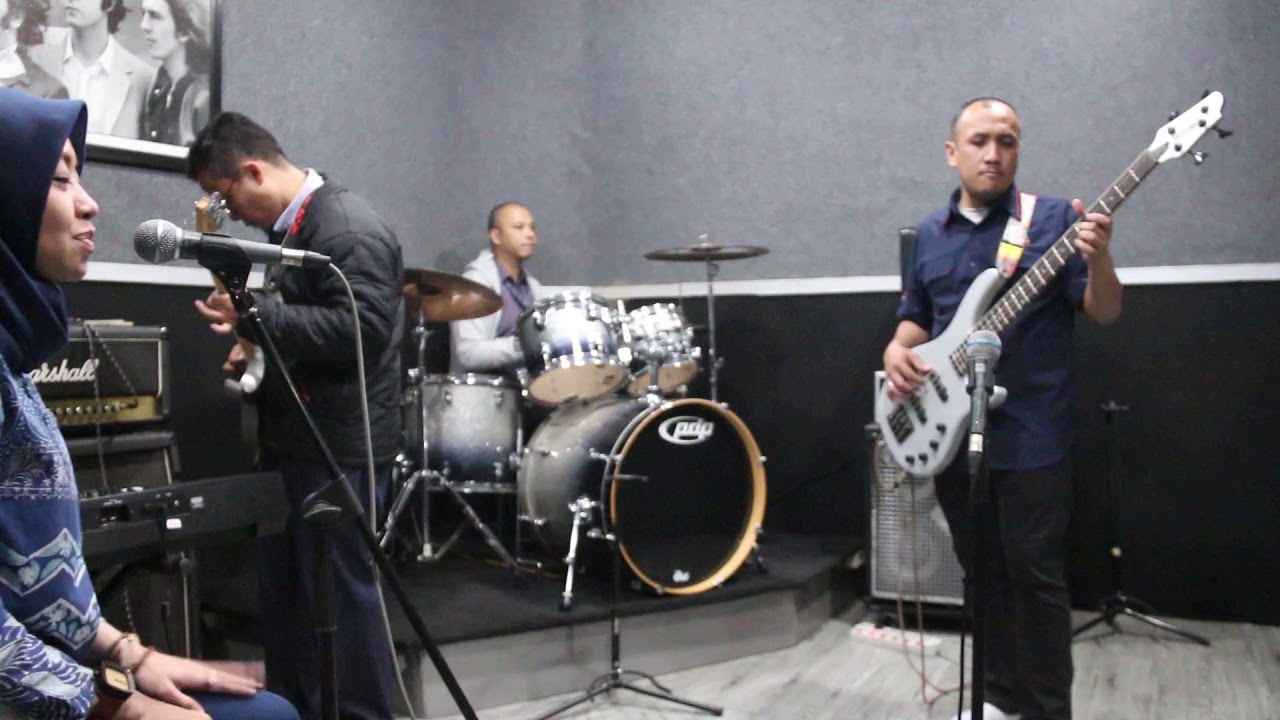 Snazzy Rhapsody - And Then (Band Practice) - YouTube