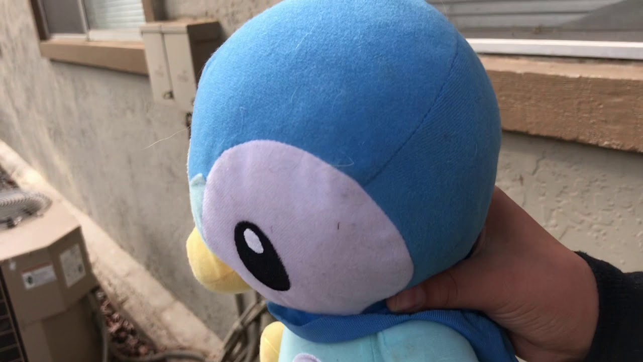 Pikachu breaks his leg! - YouTube