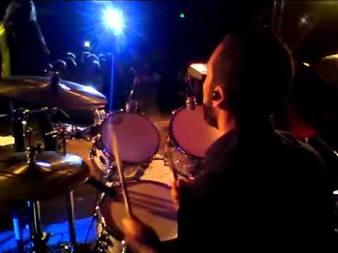 Dan Sia with Bee Gees Gold - Stayin' Alive