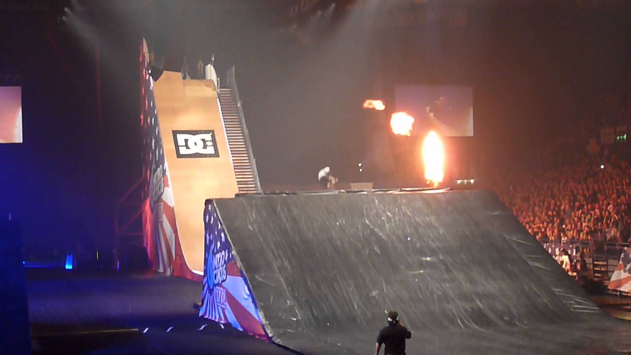 Nitro Circus - DC Giganta Ramp Live 2013 Birmingham - YouTube
