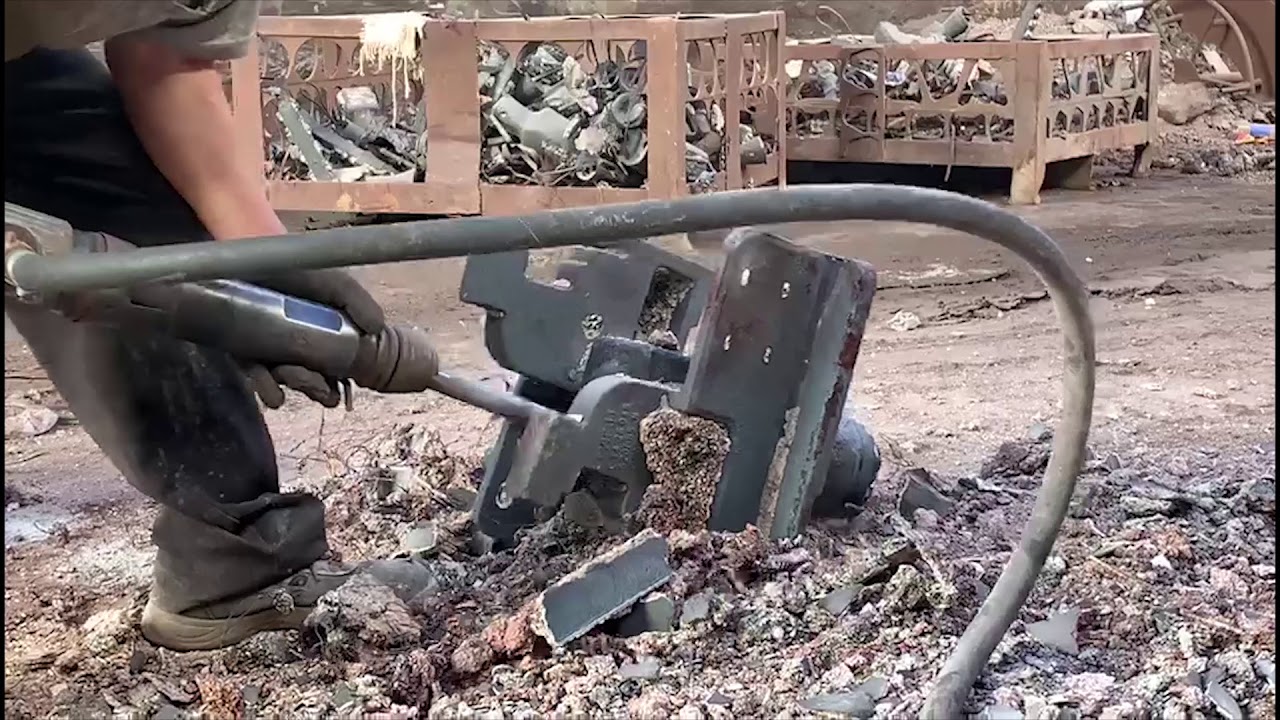 Casting mold shell The process of mold shell after pouring is completed ...