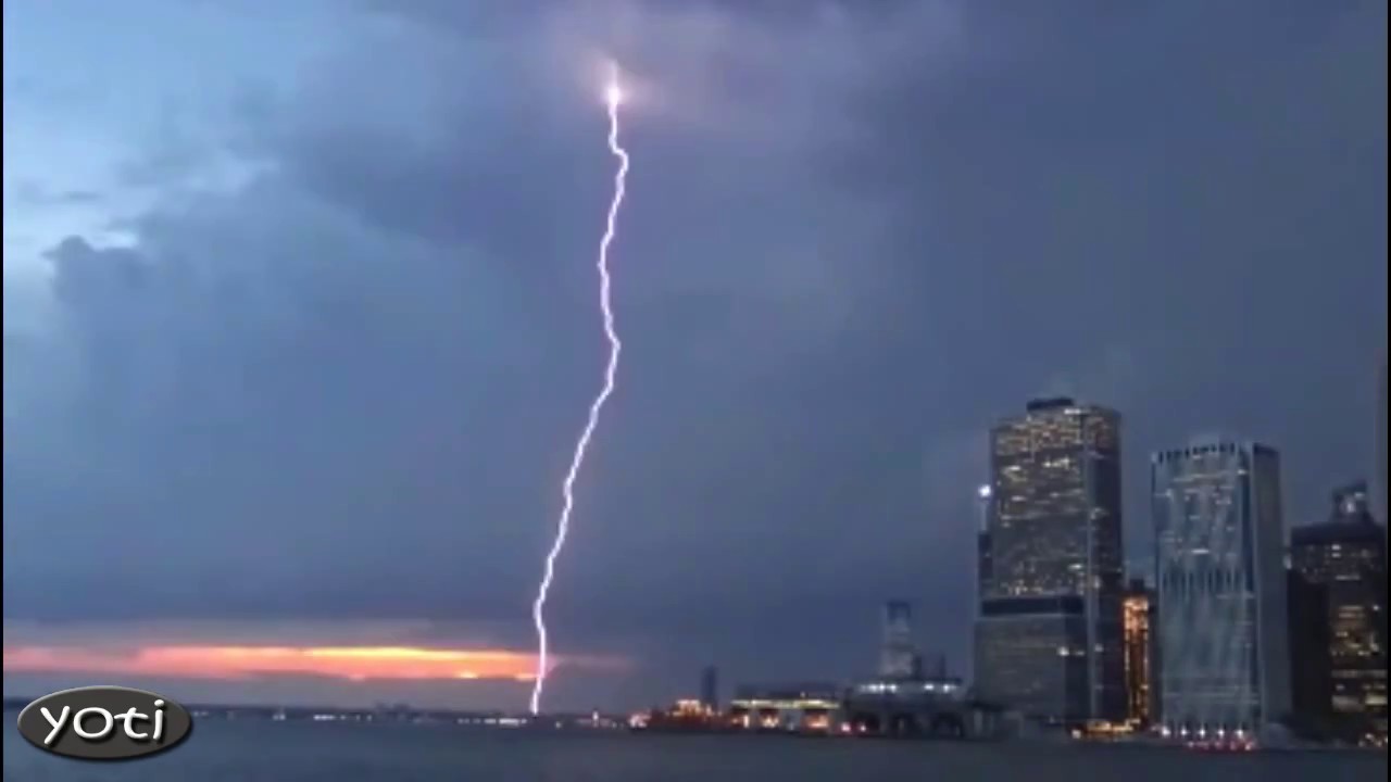 Spectacular close-up Lightning strikes (Prt 2) - YouTube